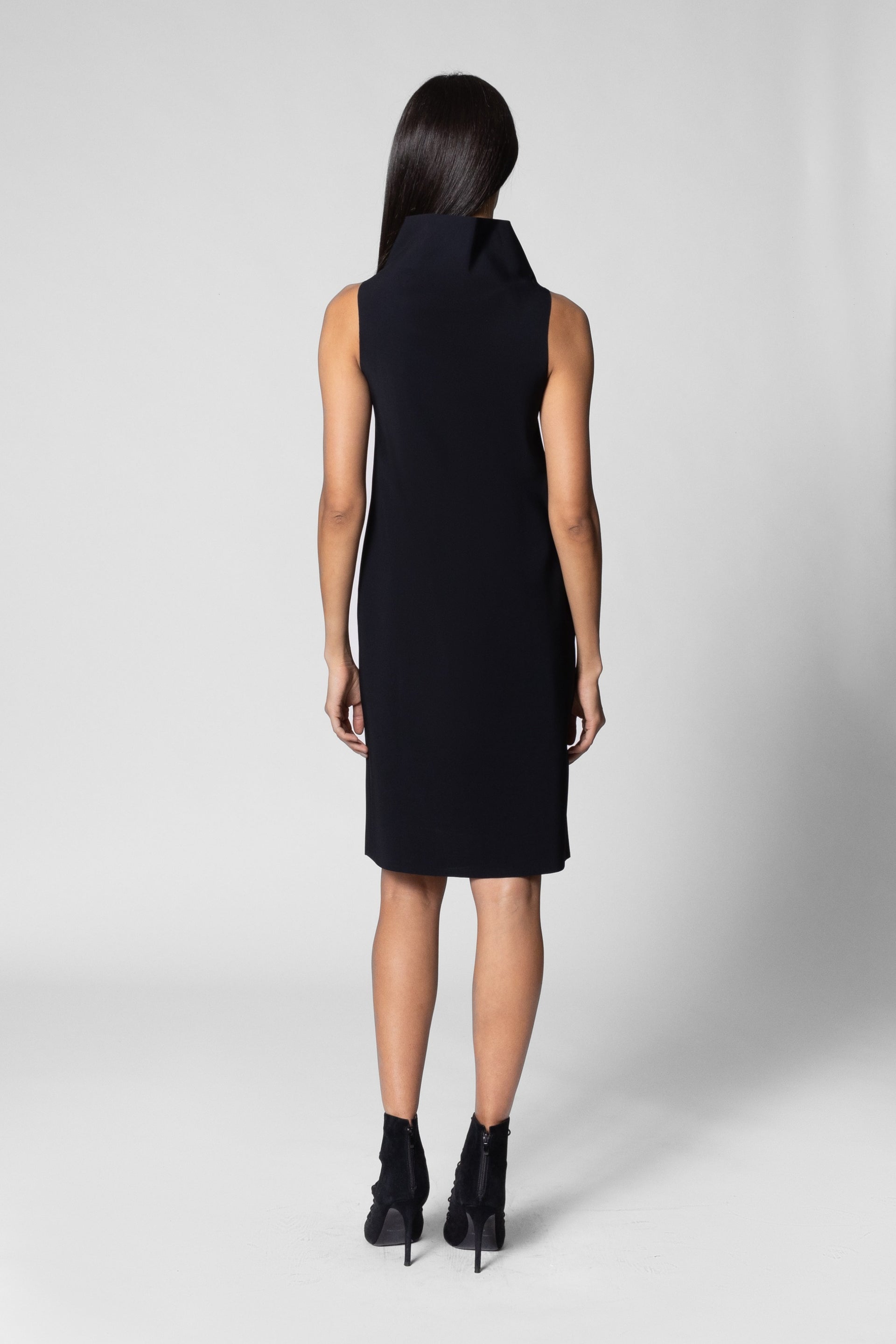 Isabella Sleeveless Shift Dress – Maria Pinto